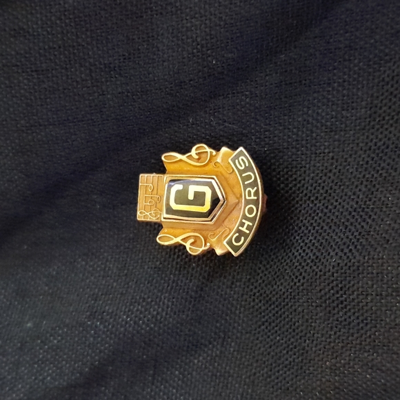 Accessories | Vintage G Chorus Small Badge School Pin | Poshmark
